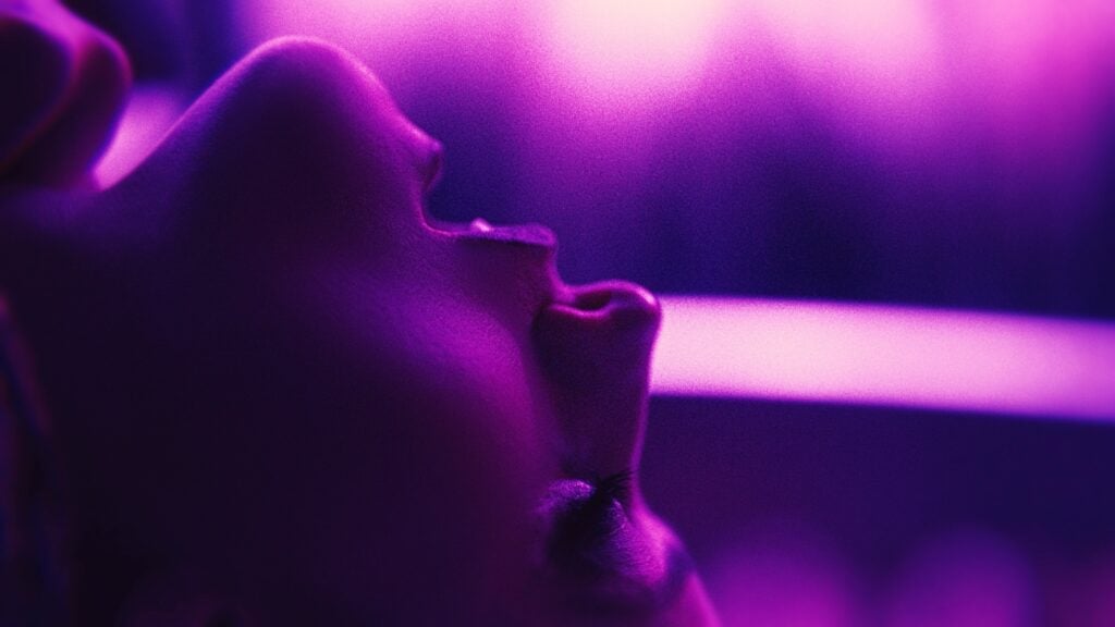 Everybody Loves Alien Sex Touch Me Star Olivia Taylor Dudley On The 9482